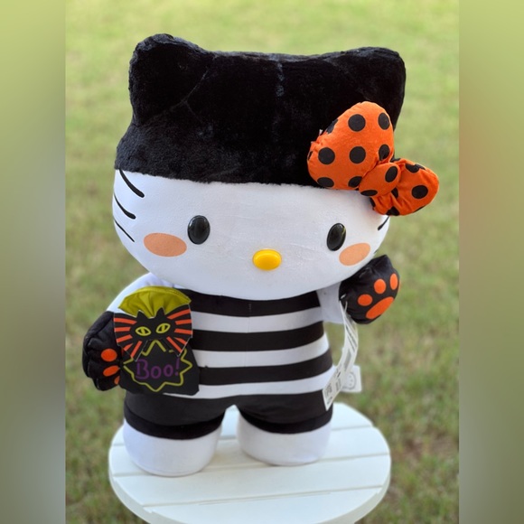 Hello Kitty | Other | Hello Kitty Halloween Door Greeter 2 | Poshmark